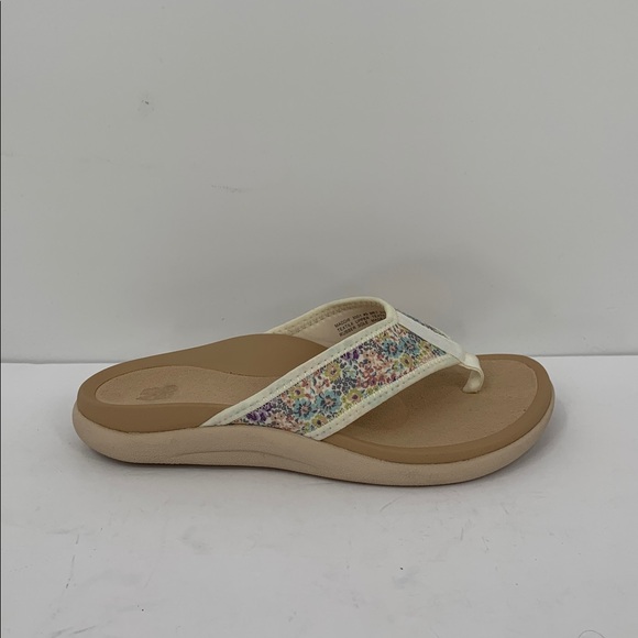 Abeo | Shoes | Abeo Maddie Flipflop Thong Sandals Floral Fabric Slide ...